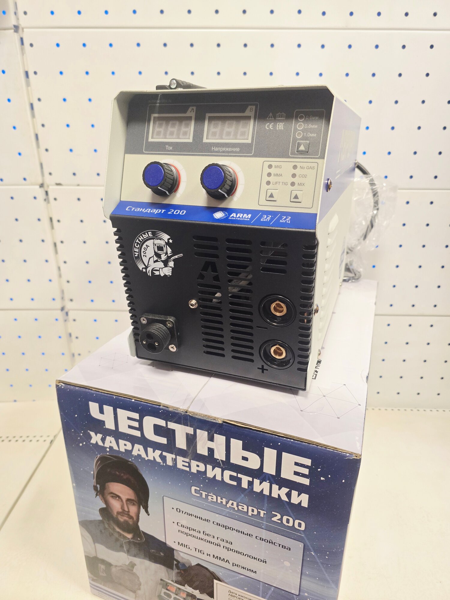 Сварочный полуавтомат инверторный аврора Стандарт 200, 20-200А, синергетическое управление, MIG/MAG, MMA, TIG Lift