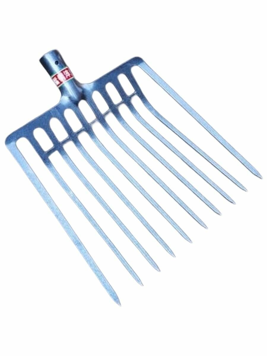 Эксклюзивные кованые многозубые вилы, созданные для эффективной уборки сена и навоза в конюшенных условиях