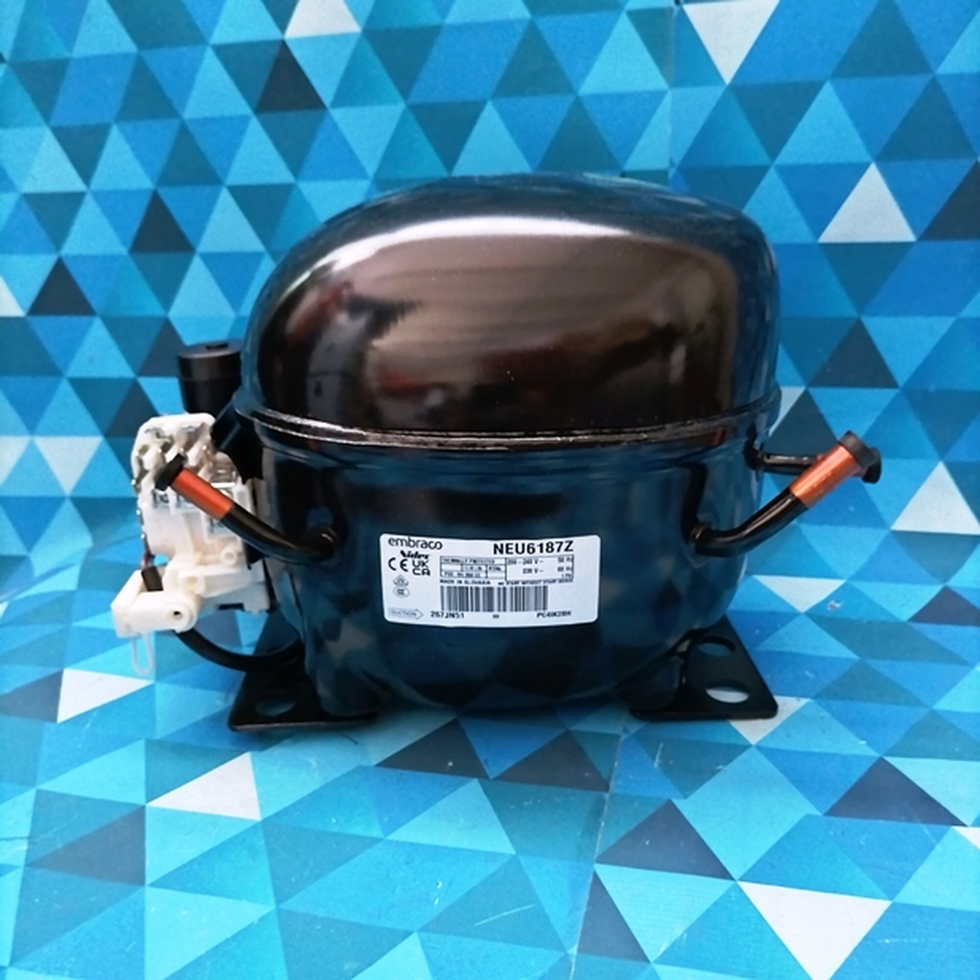 Компрессор Embraco (HBP) NEU6187Z (R134, 1018Вт при +7,2C*/ASHRAE, 10,00см3) Словакия