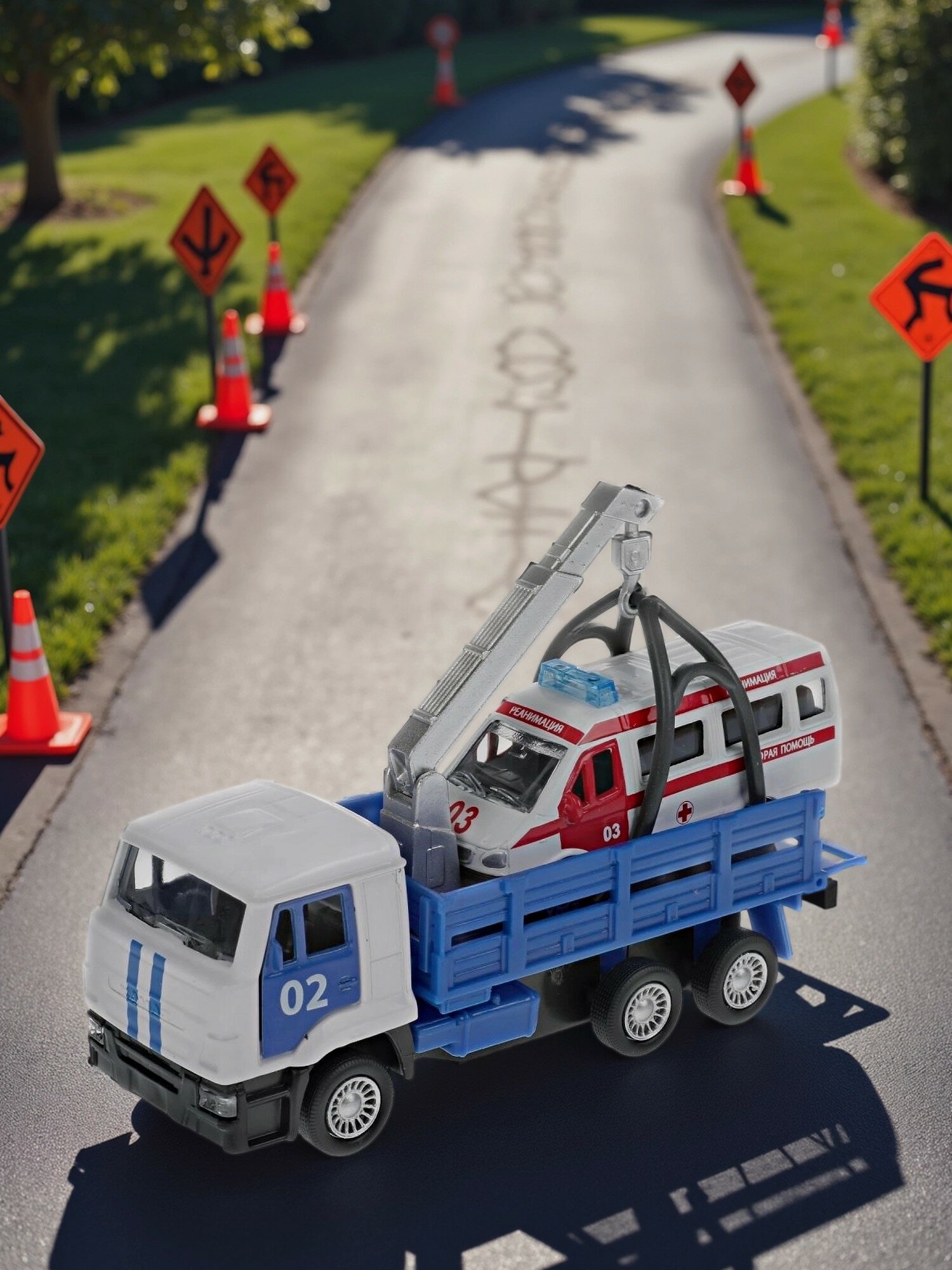 Машинка металлическая инерционная Технопарк, KAMAZ эвакуатор, 12см + скорая 7,5 см