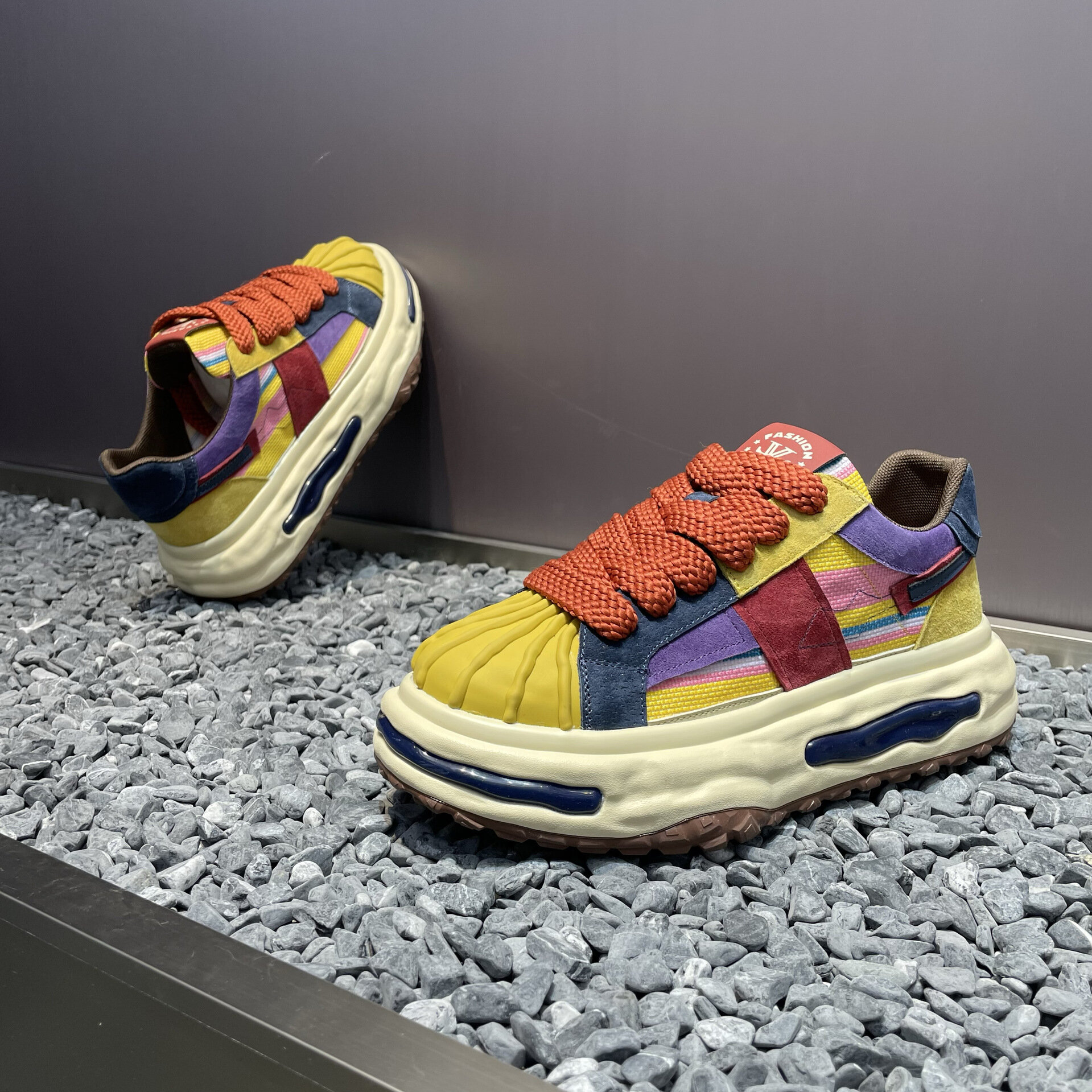 MOOCIE Стильные кроссовки на платформе с контрастным дизайном и защитным носком, новая весенняя модель, низкие кожаные кроссовки, корейский стиль, модная повседневная мужская обувь для активного отдыха. EU:39