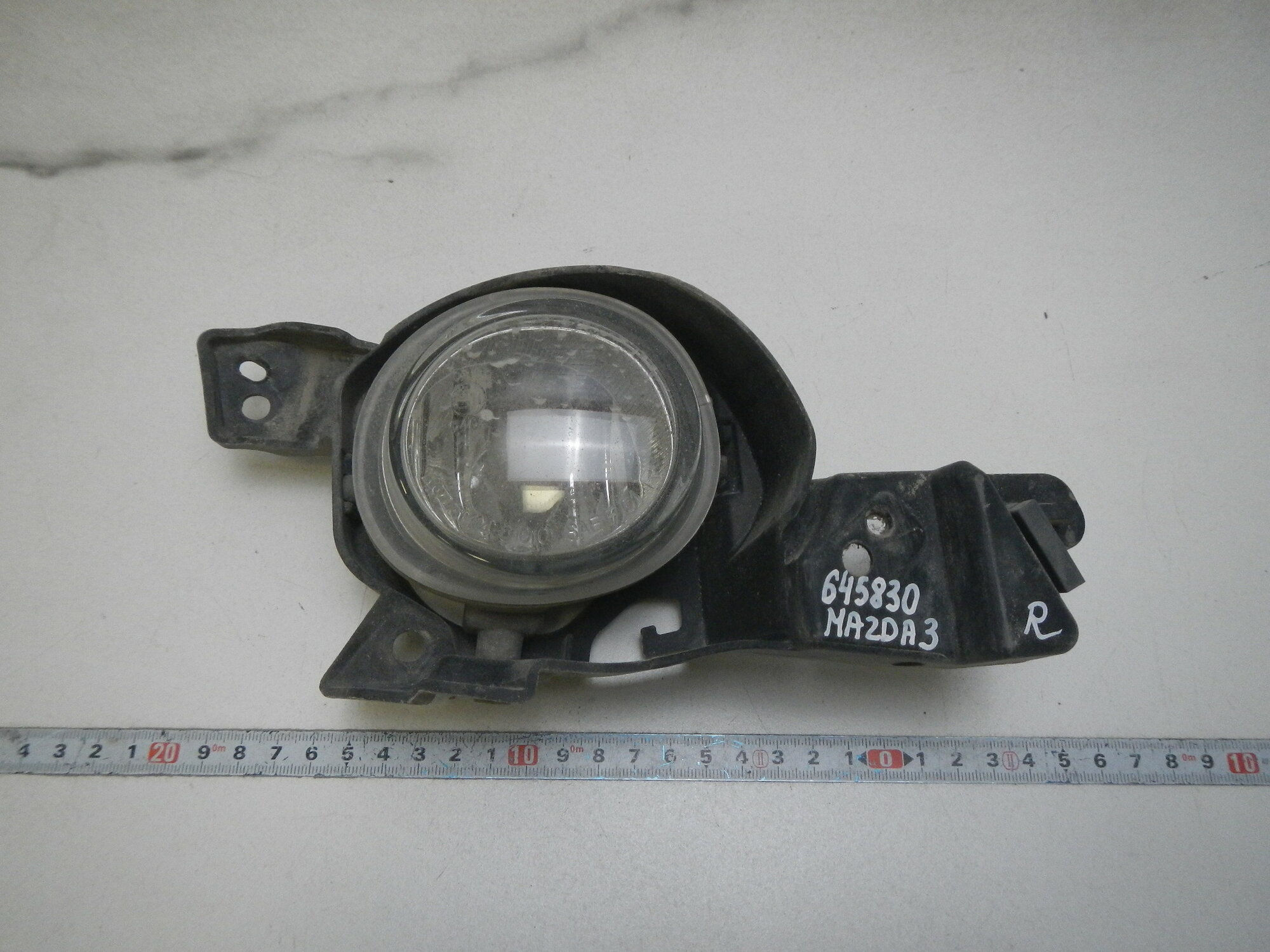 Б/У Фара противотуманная правая, Mazda (Мазда)-3 (BL) (09-13) MAZDA 3 (BL) (09-13) Грязь внутри, царапины. 645830 MAZDA ...