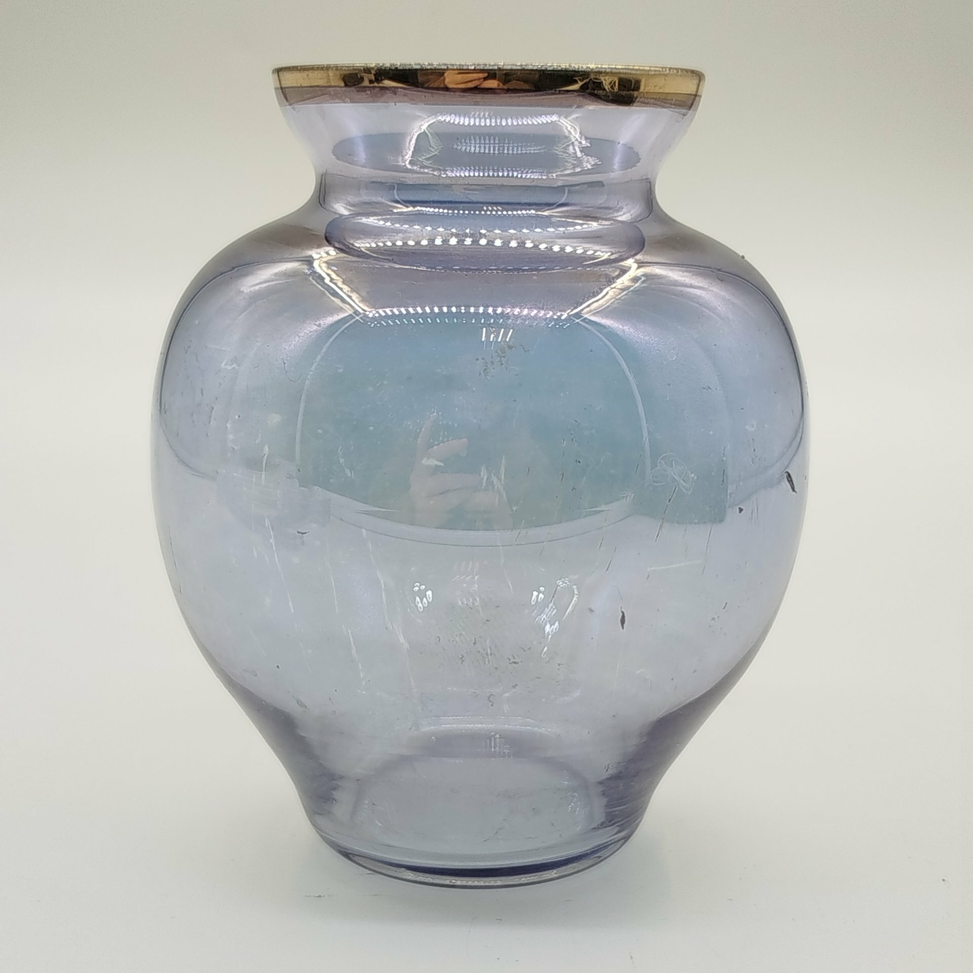 Ваза миниатюрная фиолетового оттенка, цветное стекло, золочение, СССР, 1970-1990 гг.