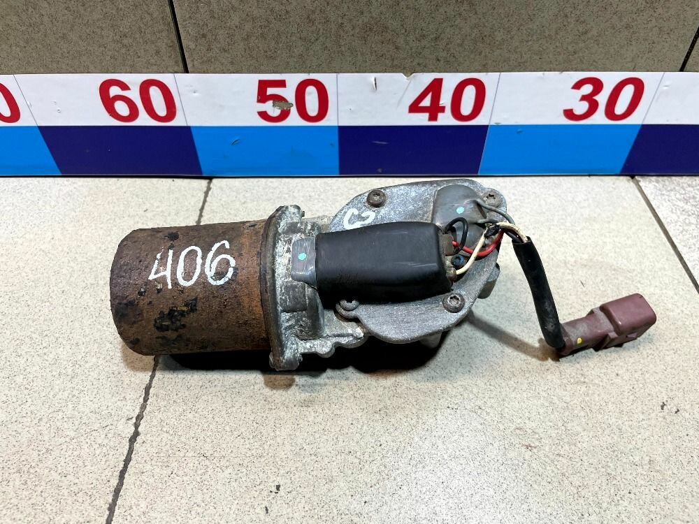 Моторчик стеклоочистителя передний Peugeot 406