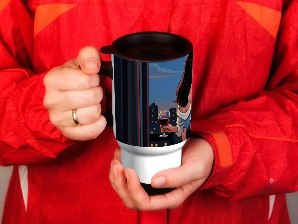 Тремокружка для авто с принтом "Романтичная пара у окна ночью. Влюблённые обнимаются у панорамного окна на фоне вечернего города и звёздного неба. Цифровая иллюстрация в." 0.5 л.