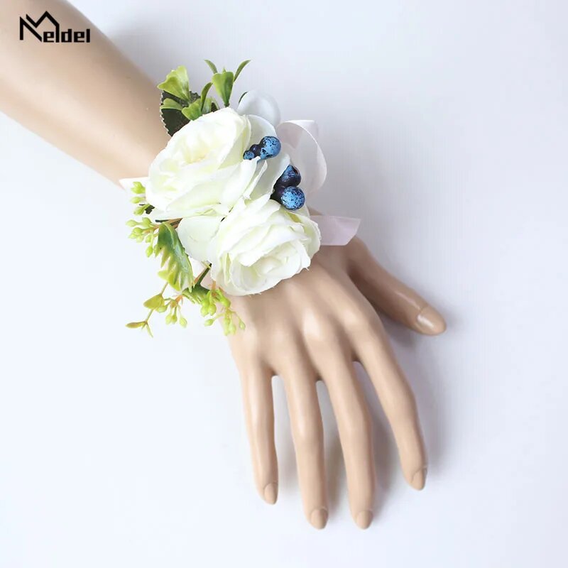 Бутоньерка на руку с розами, цвет wrist flower-F