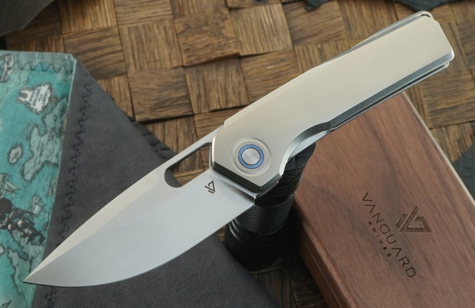 Складной нож Vanguard Knives Breaker, сталь M390, S, рукоять титан