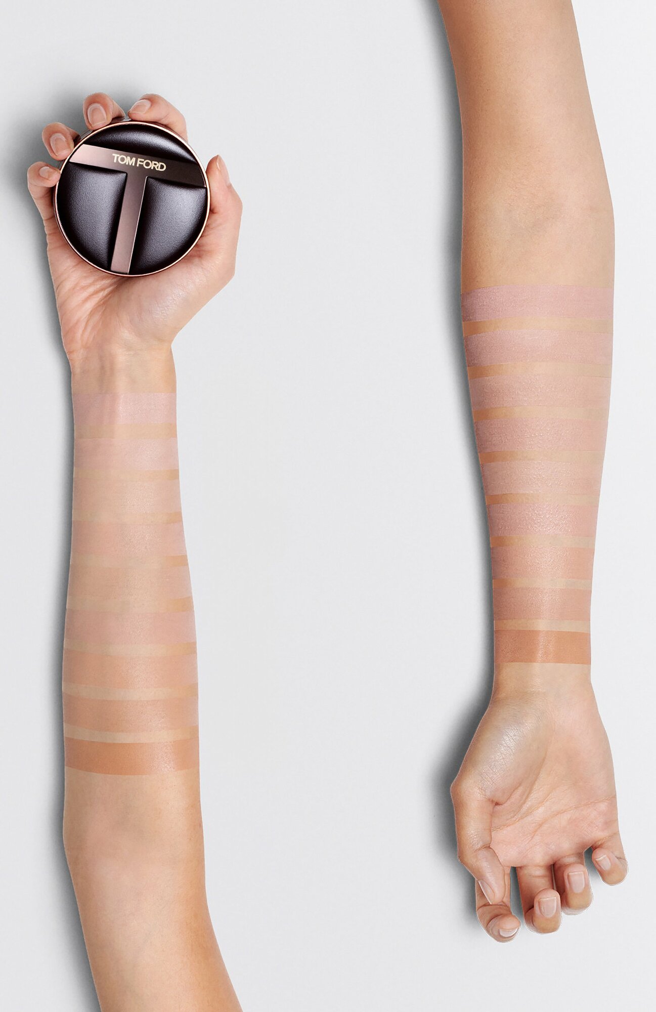 Тональная основа-кушон Architecture Soft Matte Blurring Cushion Foundation SPF 40/PA+++, оттенок 2.0 Buff (12g) Tom Ford