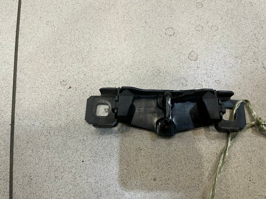 Ответная часть замка багажника от Ford Focus 2 2004-2008