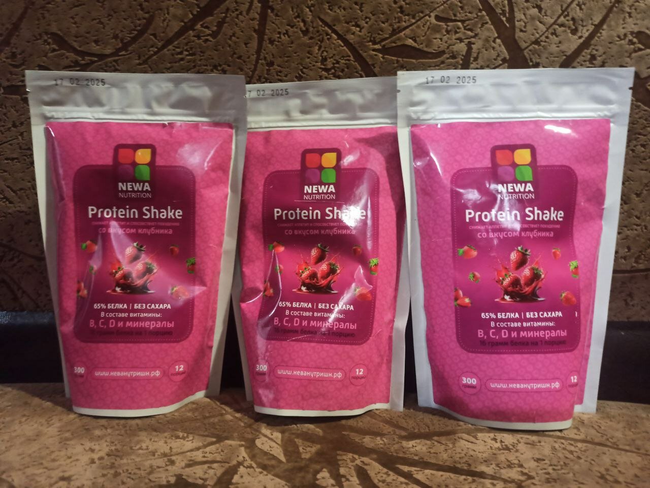 Протеиновый коктейль NEWA Nutrition со вкусом "Клубника", без глютена, 350г