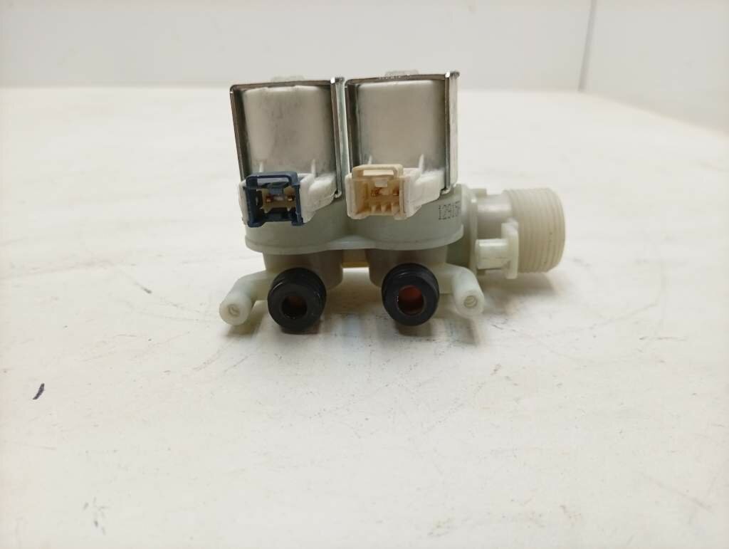 IWUE 4105 CIS кт28 Клапан подачи воды для стиральной машины Ariston, Indesit б/у