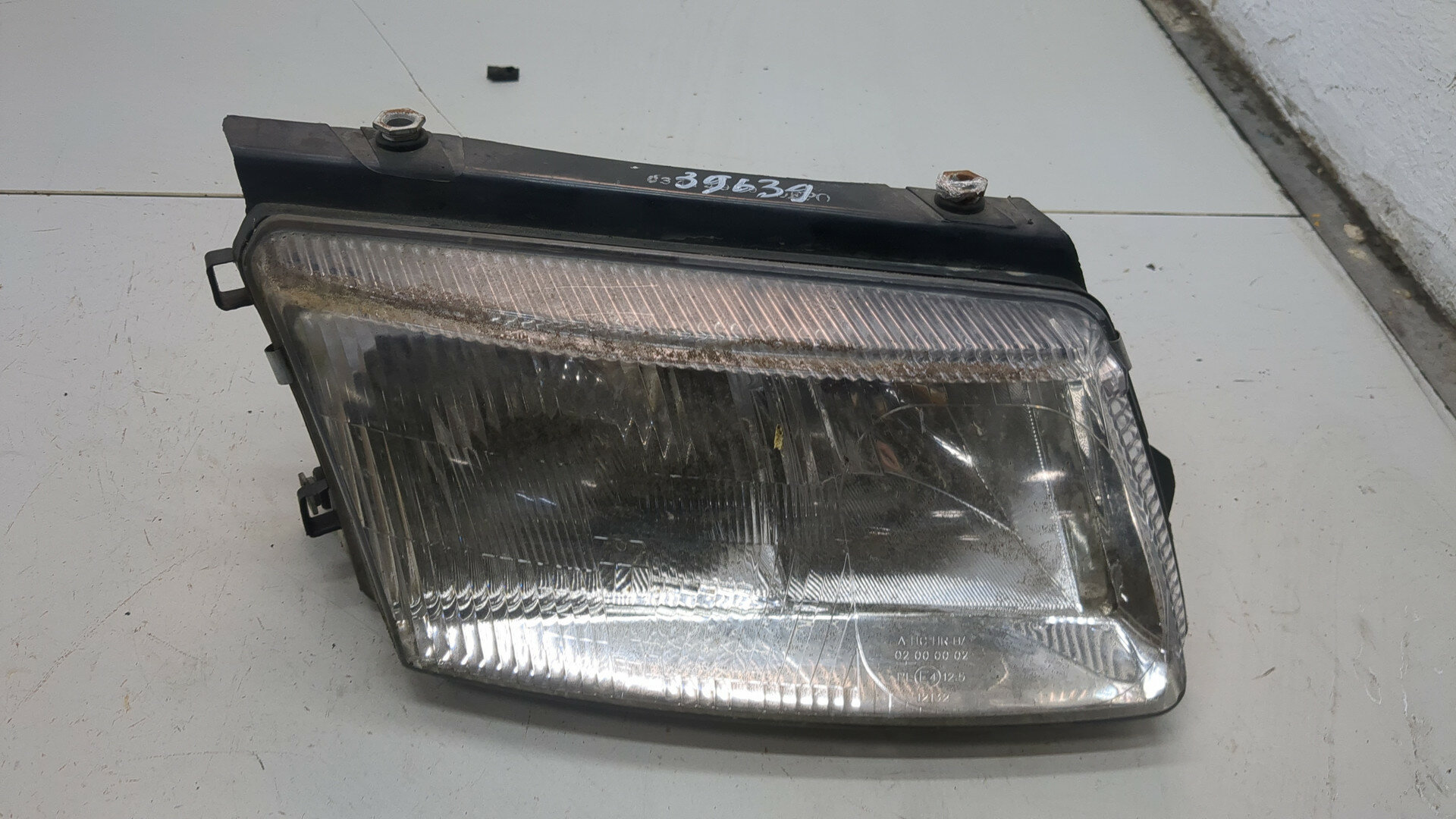 Фара (передняя) правая Volkswagen Passat 5 Б/У