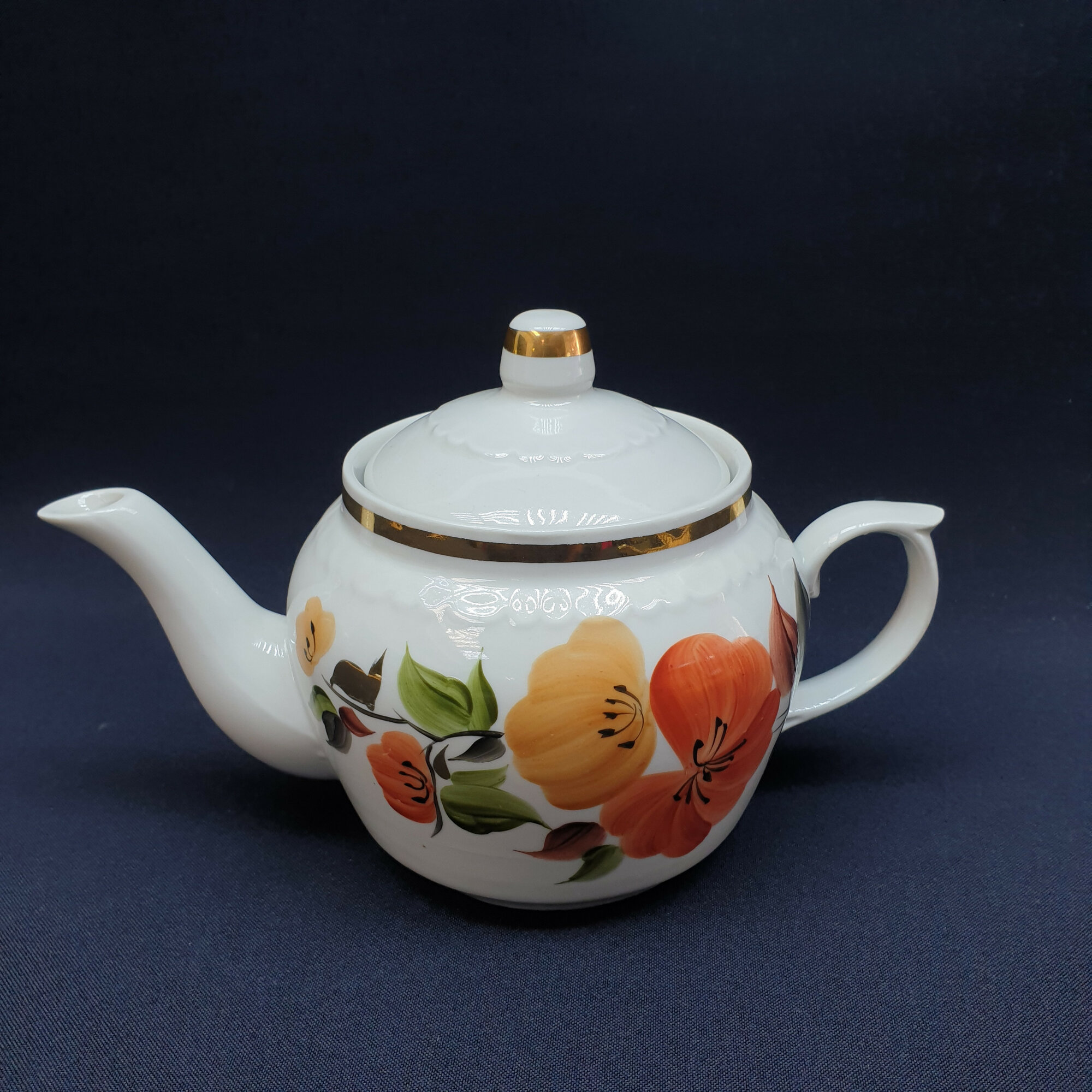 Винтажный чайник Чайка, фарфор роспись позолота 0.55 л, винтаж СССР