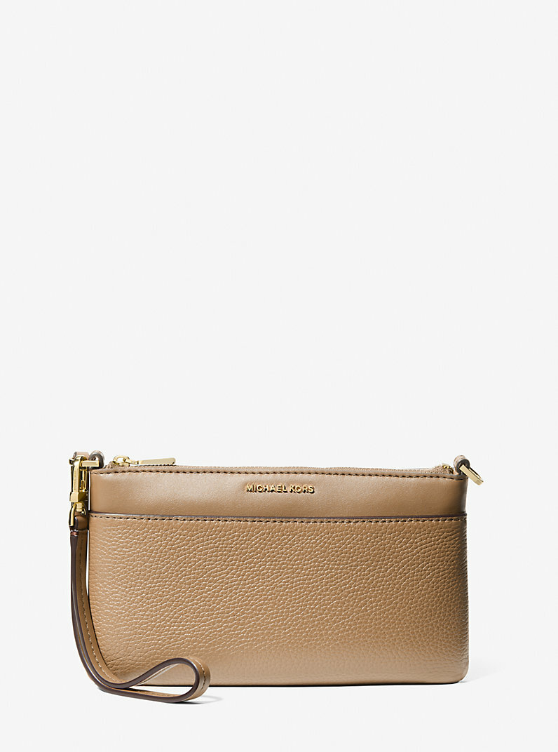 Сумка клатч Jet Set Medium Pebbled Leather Wristlet