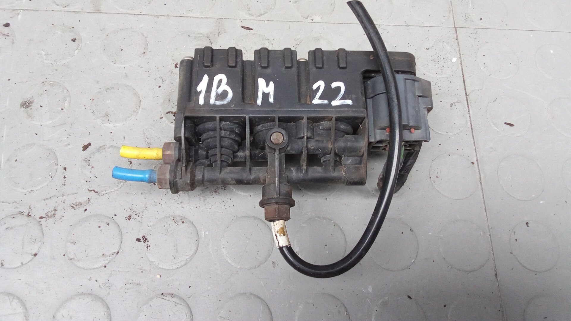 Клапан пневмоподвески LAND ROVER RANGE ROVER 3