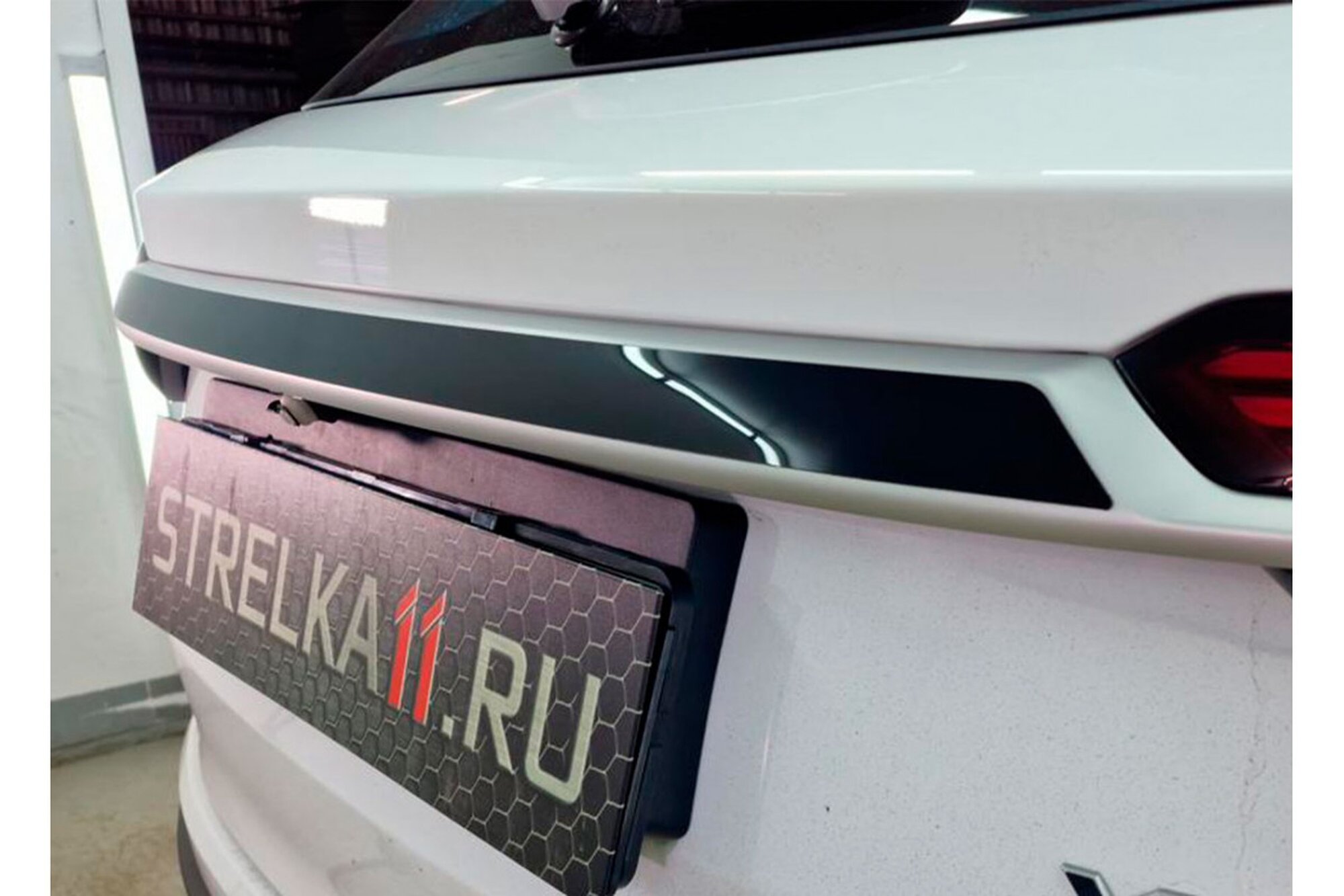 Декоративный элемент Стрелка11 на багажник для BELGEE X50 (I) 2023-