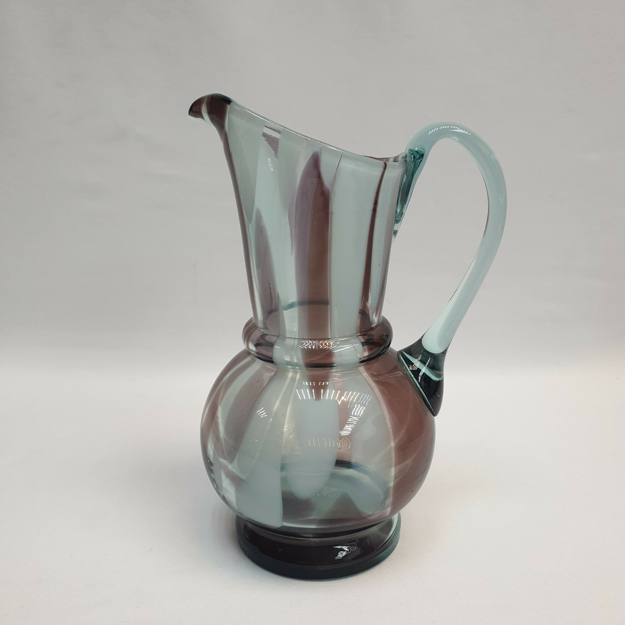 Винтажный кувшин на 500 мл, гутное стекло, СССР.