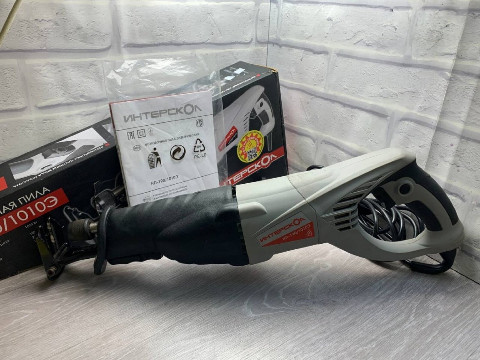 Пила сабельная Интерскол НП-120/1010Э, 1010 Вт