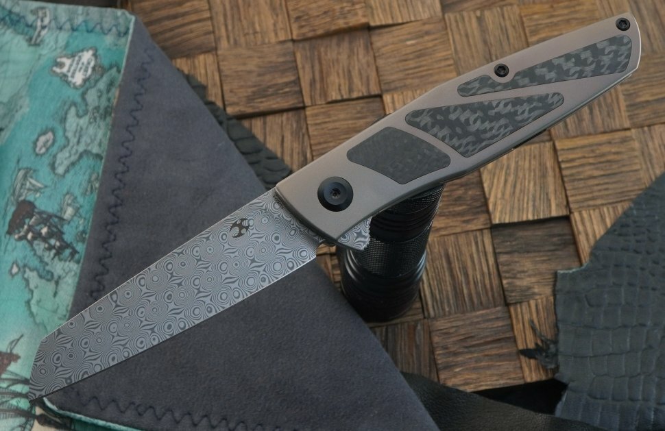 Складной нож Kansept Knives Cru, клинок дамаск, рукоять титан/карбон