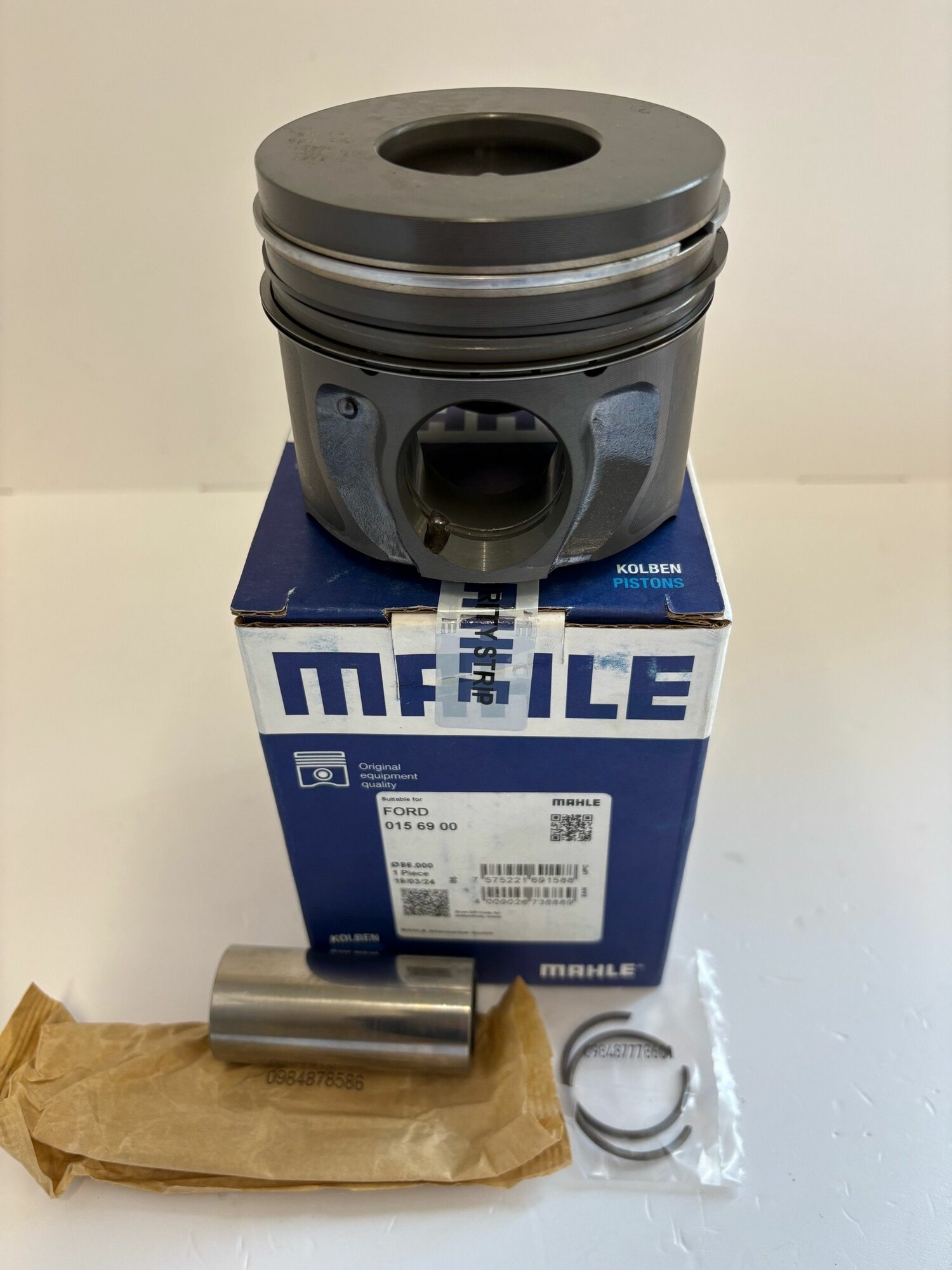 Поршень двигателя FORD MONDEO TRANSIT 2.0L Knecht/Mahle 015 69 00
