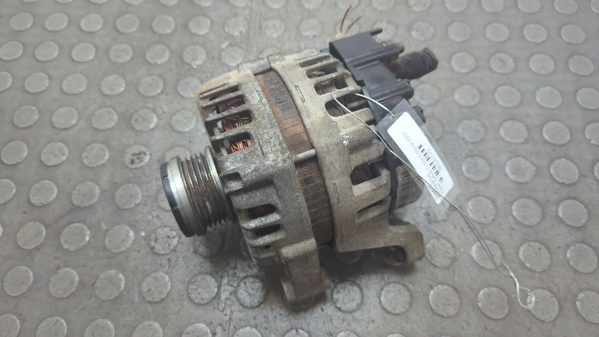 Генератор Opel Zafira C Б/У