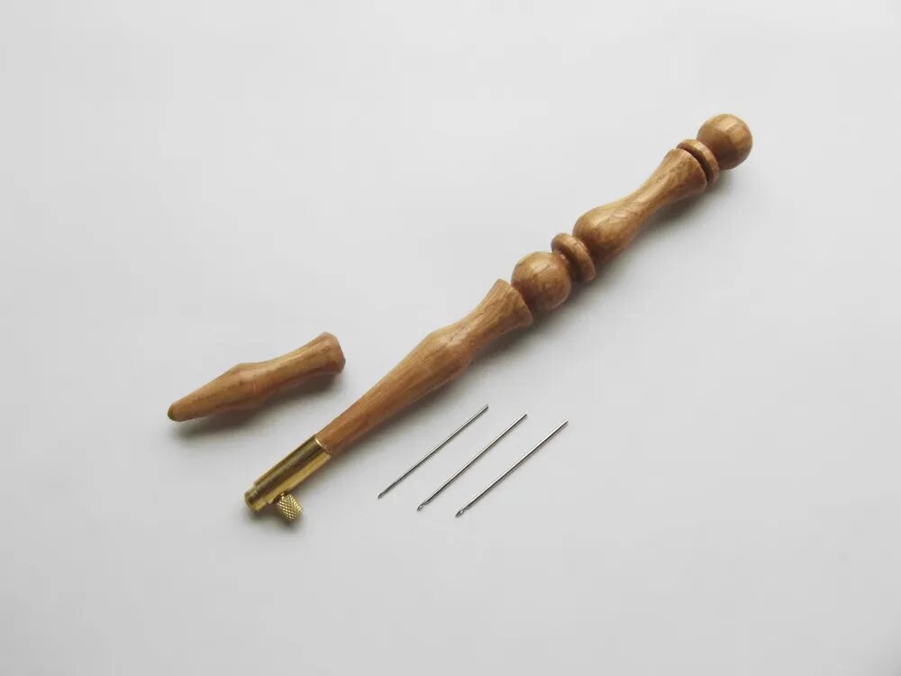 Люневильский крючок с колпачком (Дуб) с 3 сменными иглами (номер 70, 80 и 90)