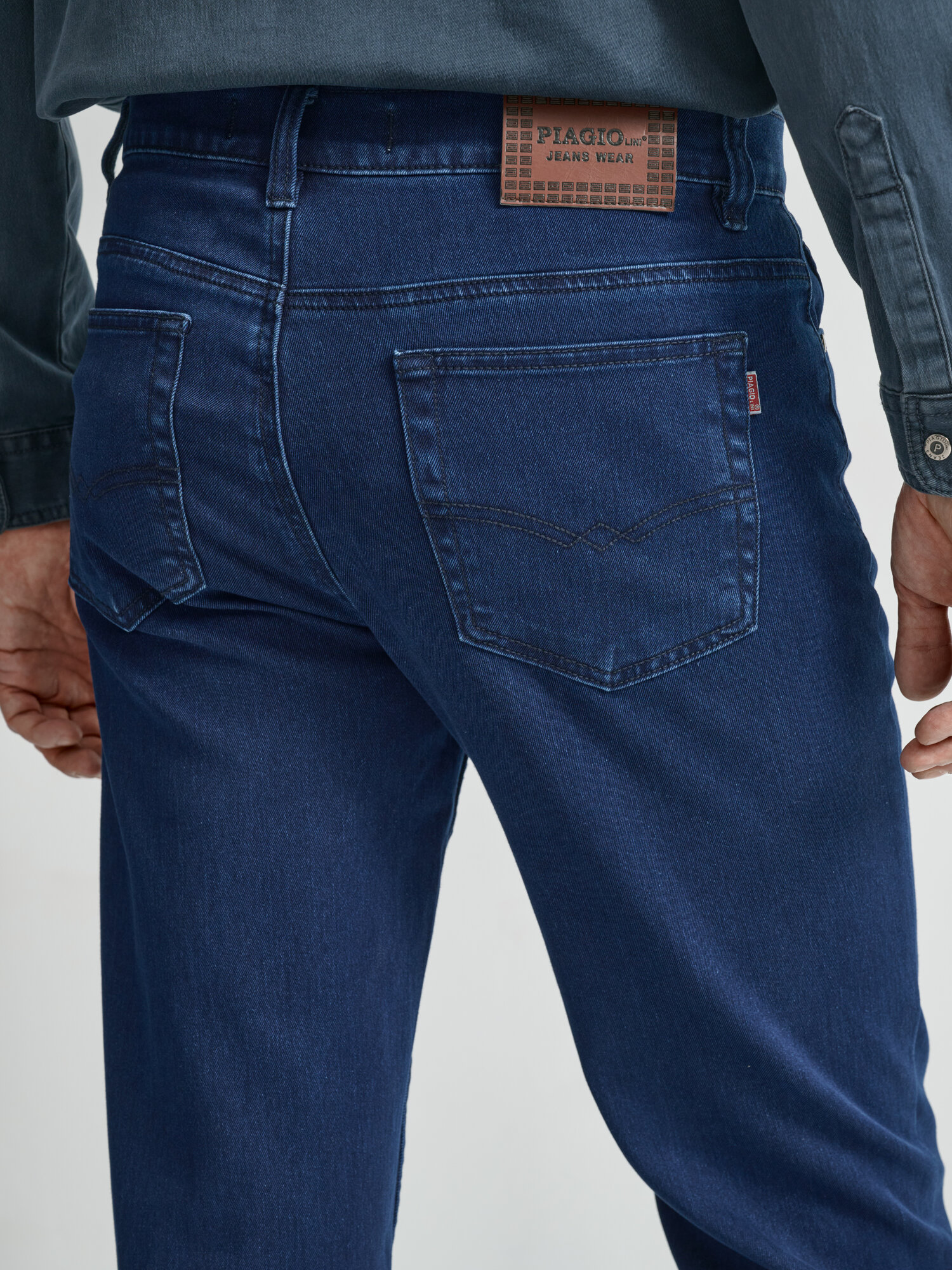 Джинсы классические 