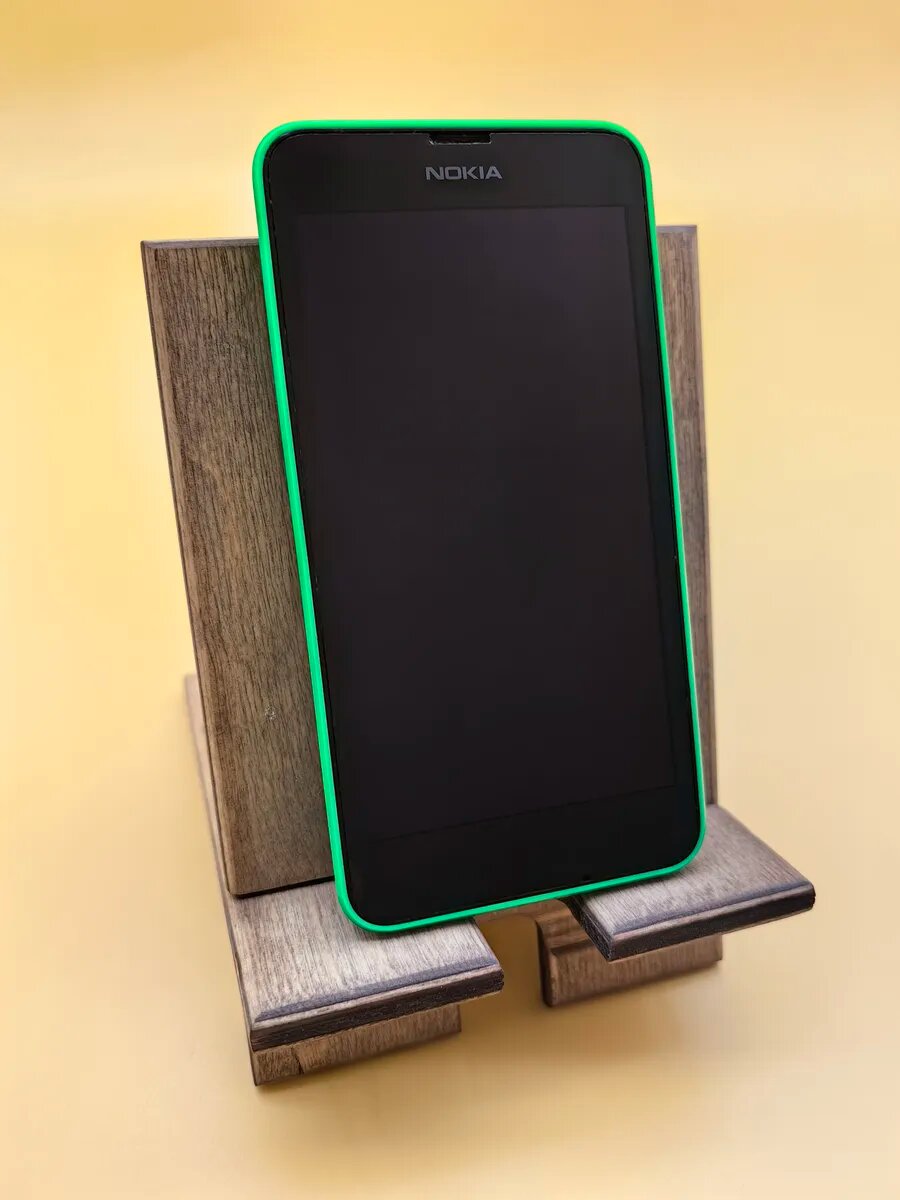 Мобильный телефон Nokia Lumia 630