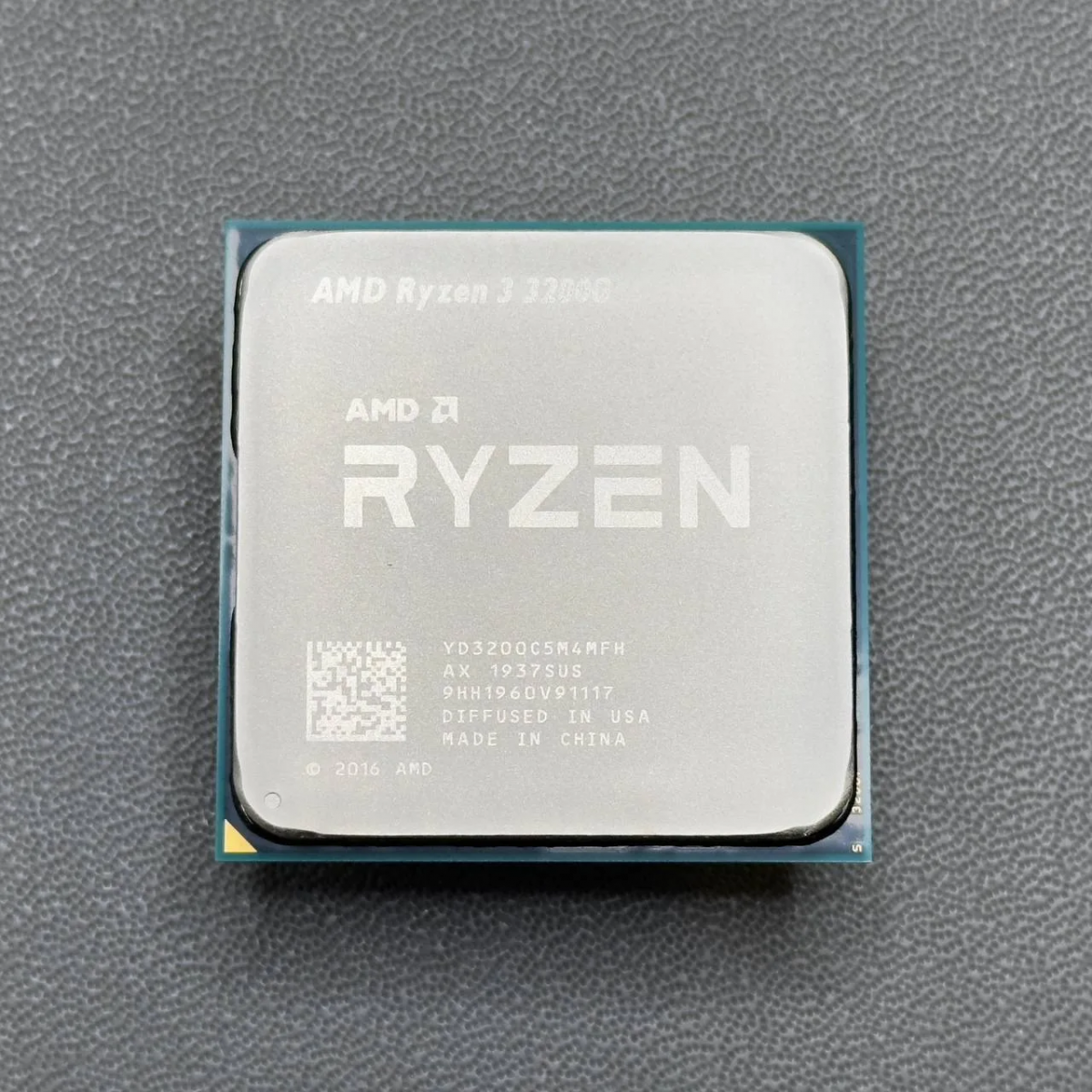 Процессор AMD Ryzen 3 3200G OEM