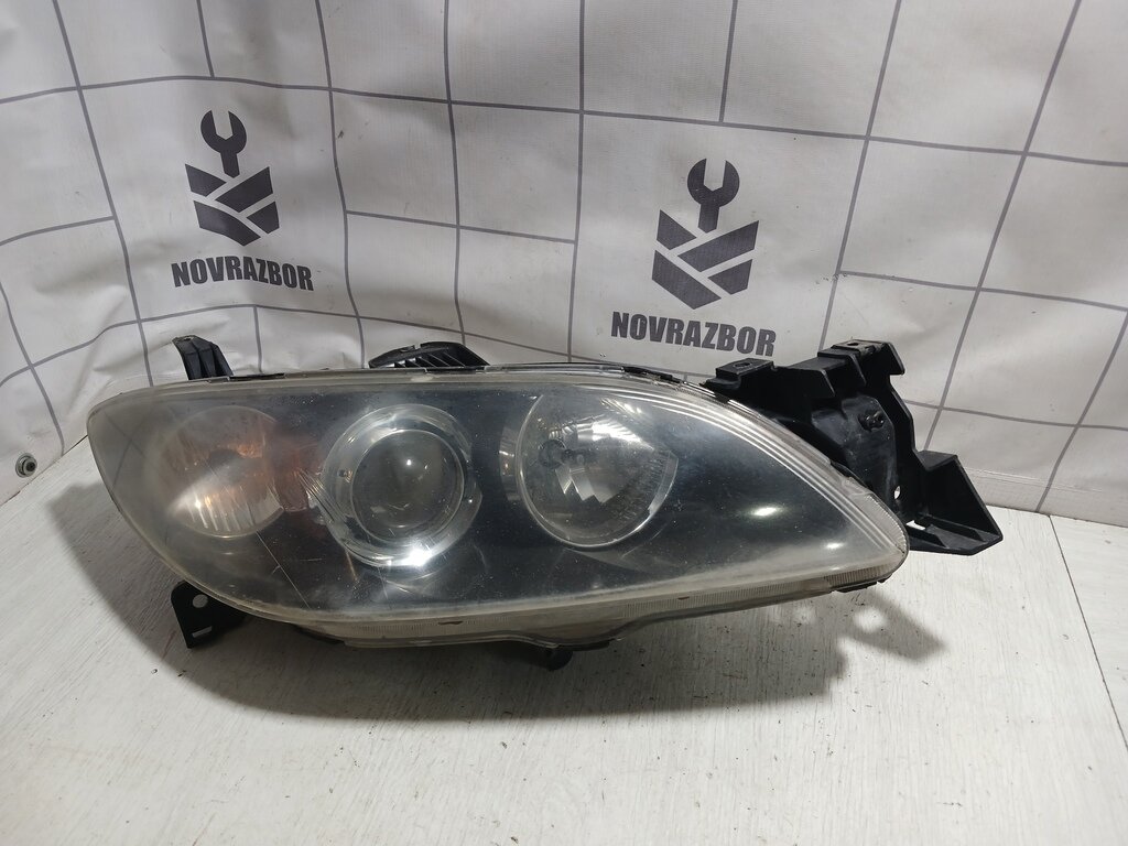 Фара правая Mazda Mazda 3 BK 02-09