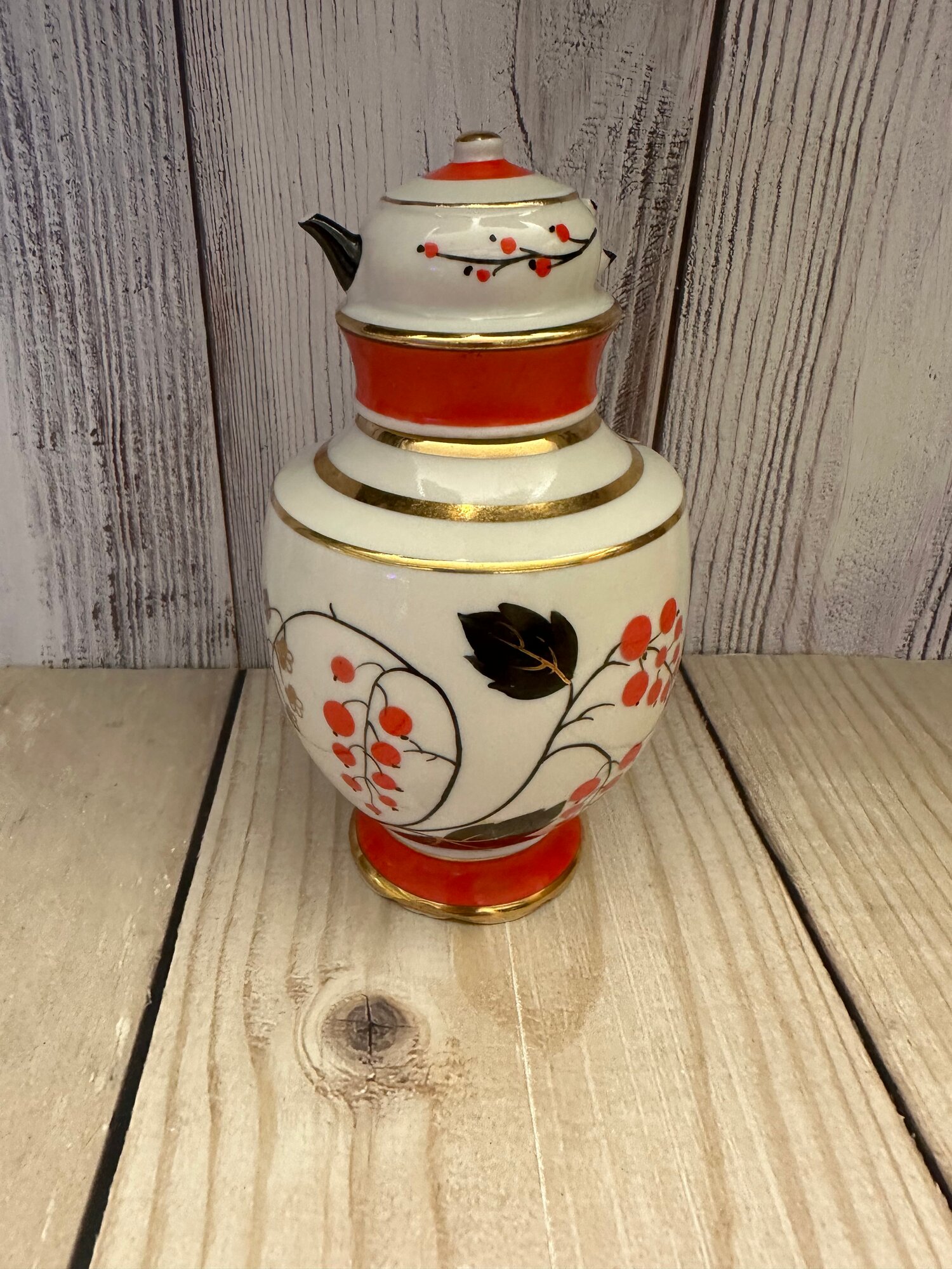 Чайница Красная смородина Фарфор ЛФз 60 годы Авторская винтажная