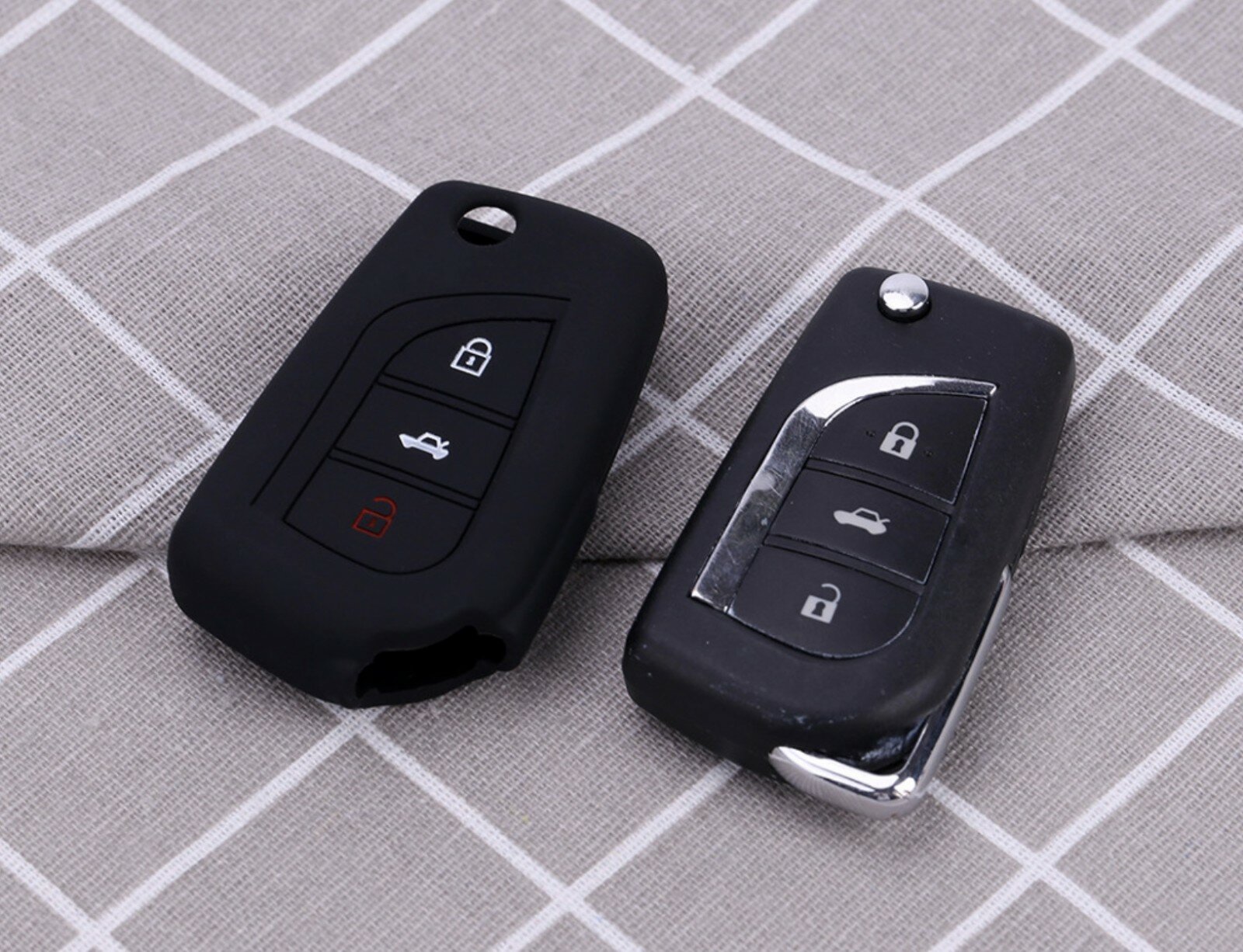 Защитный черный силиконовый чехол MyPads для смарт ключа Toyota с 3 кнопками