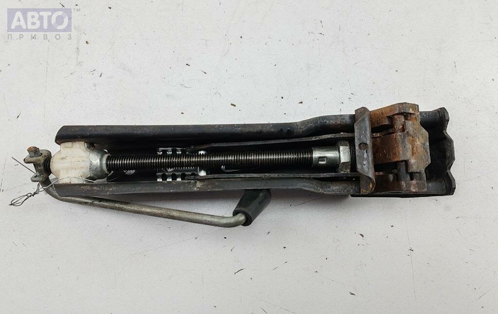 Домкрат Volkswagen Passat B6