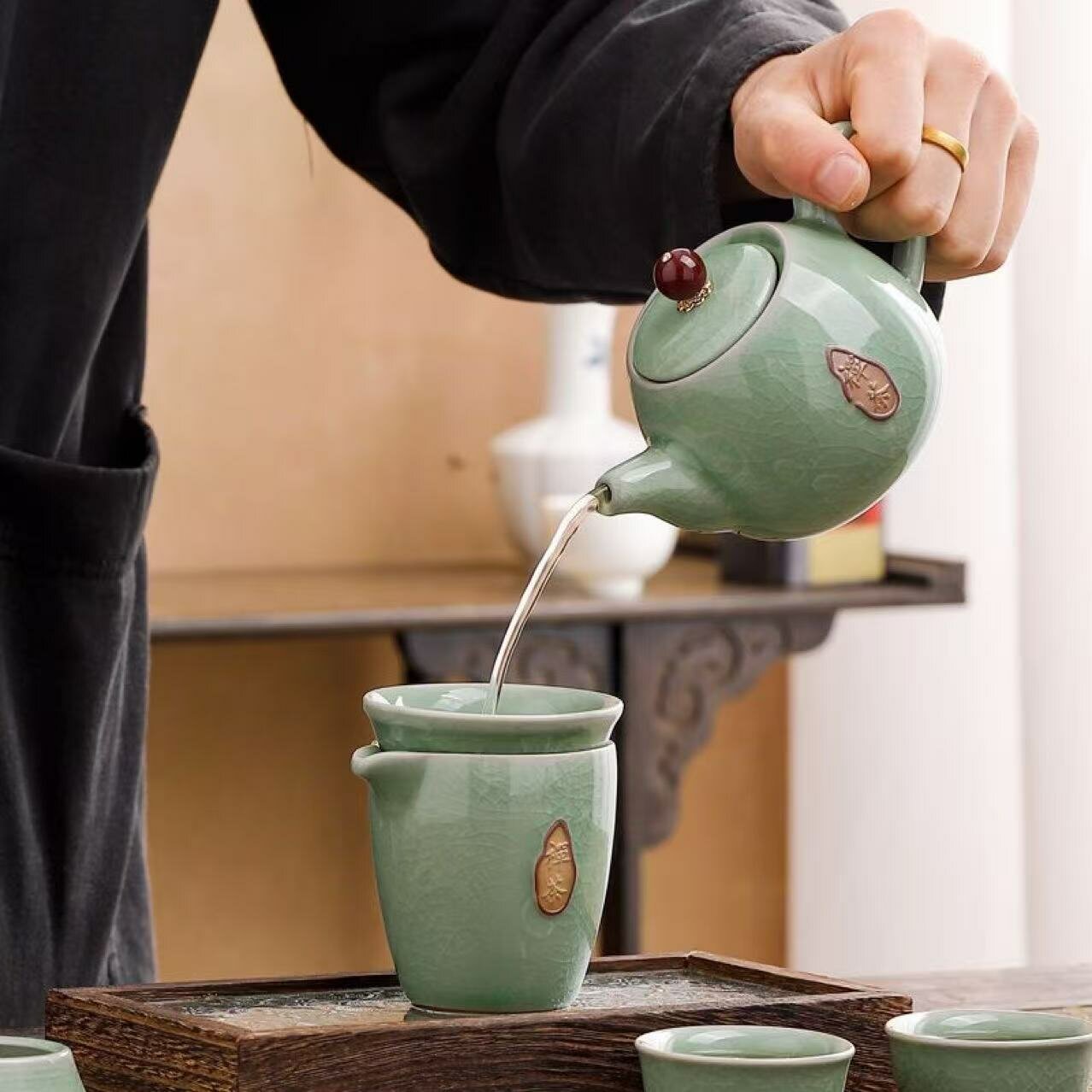 Керамический горшок “Плита Геяо". Она была стилизована под знаменитую "потрескивающую" печь Гэ Яо.180 мл.