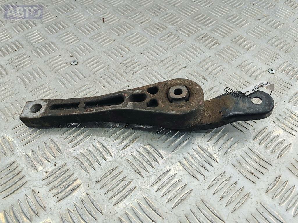 Подушка крепления двигателя Volkswagen Golf-6