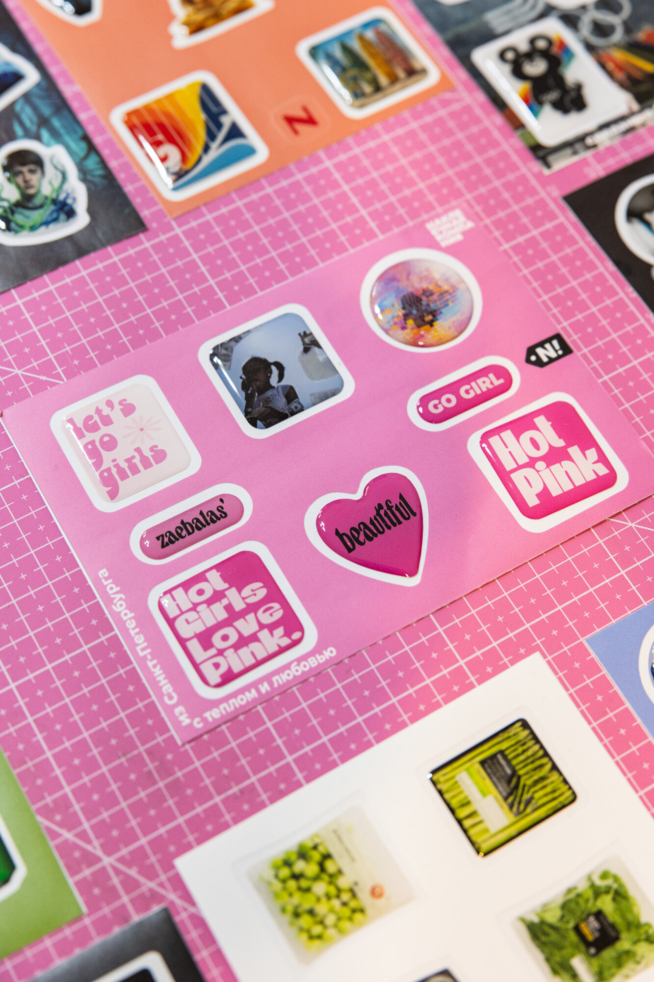 Наклейки 3Д на телефон "Go girls", виниловые/эпоксидные, объемный эффект, 8 шт, розовые для девочек