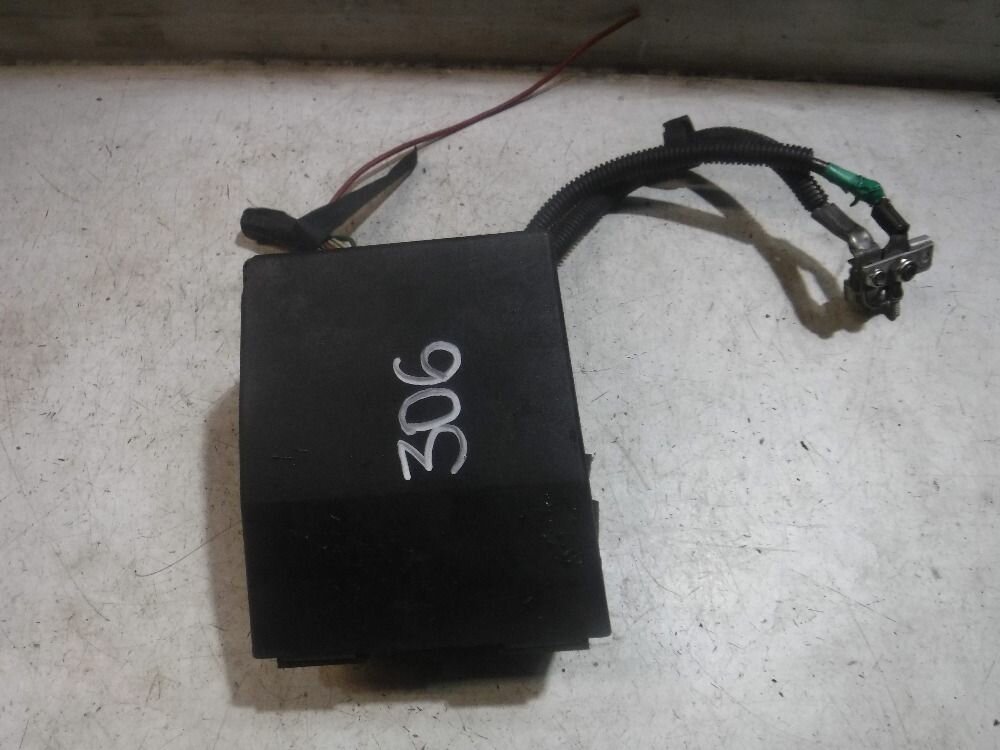 Блок предохранителей Peugeot 306