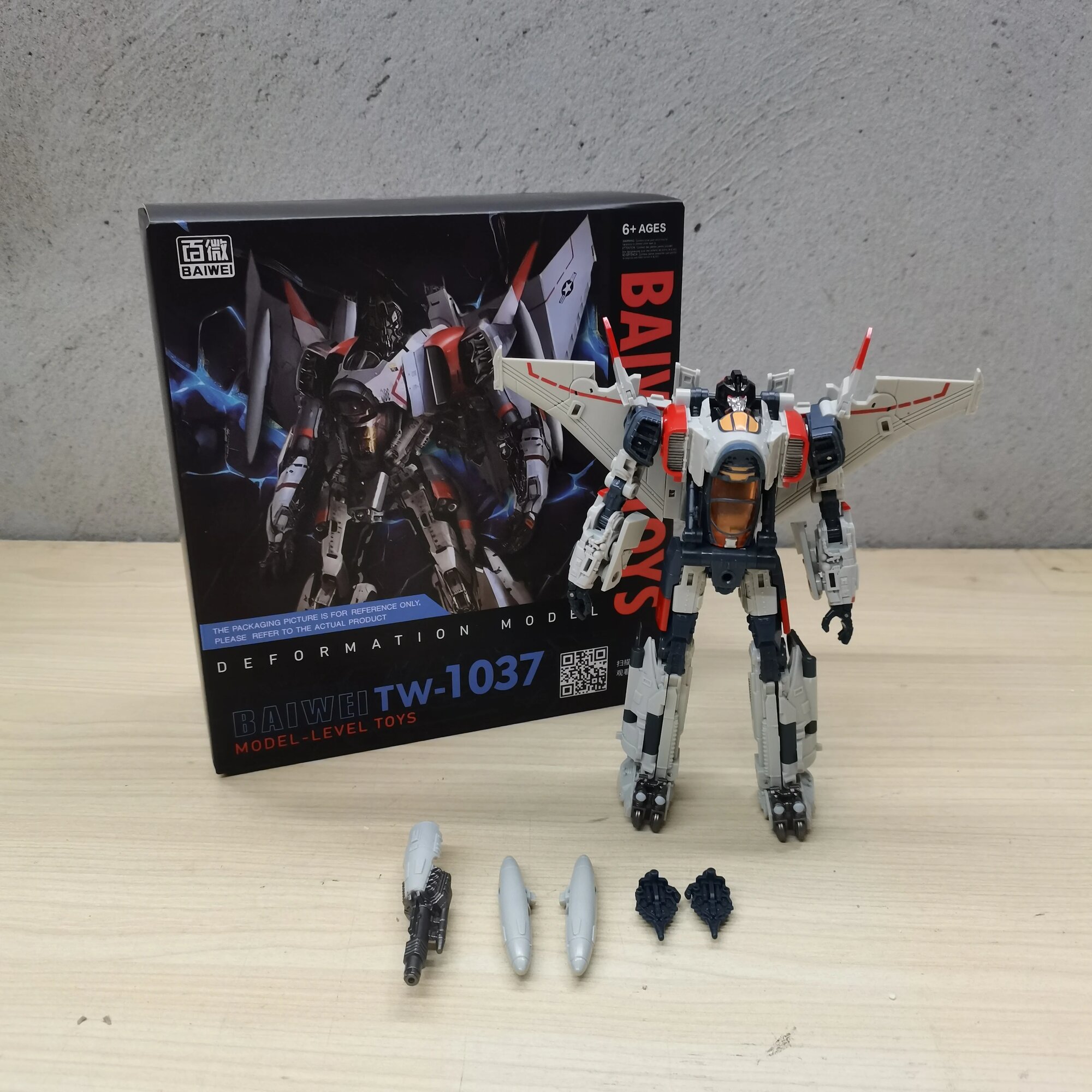 Коллекционная фигурка BAIWEI TW1037 Blitzwing, цвет TW1037 With BOX
