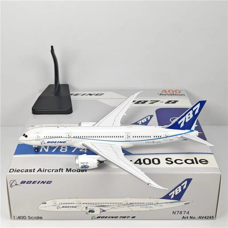 Сборная модель Boeing 787-8 Dreamliner 1:400 Diecast Aircraft Model, масштаб 1:400, для детей от 14 лет — фото 1