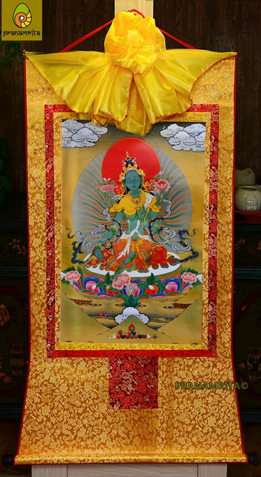 Тханка буддистская Зеленая Тара 35*27 см в обшивке