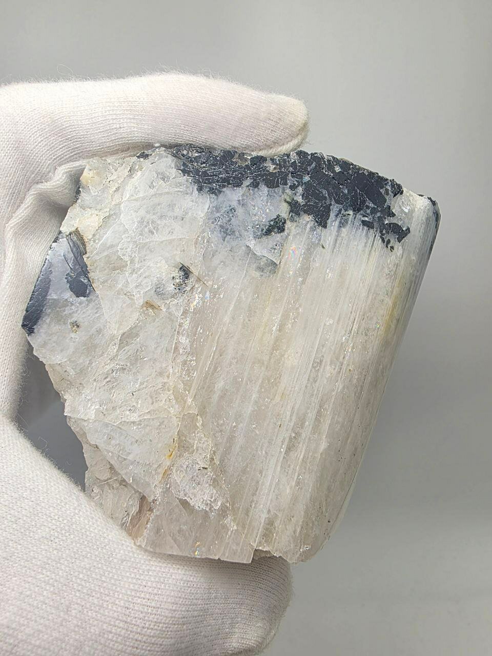 Беломорит (лунный камень) полированный 93 мм, 487 г.