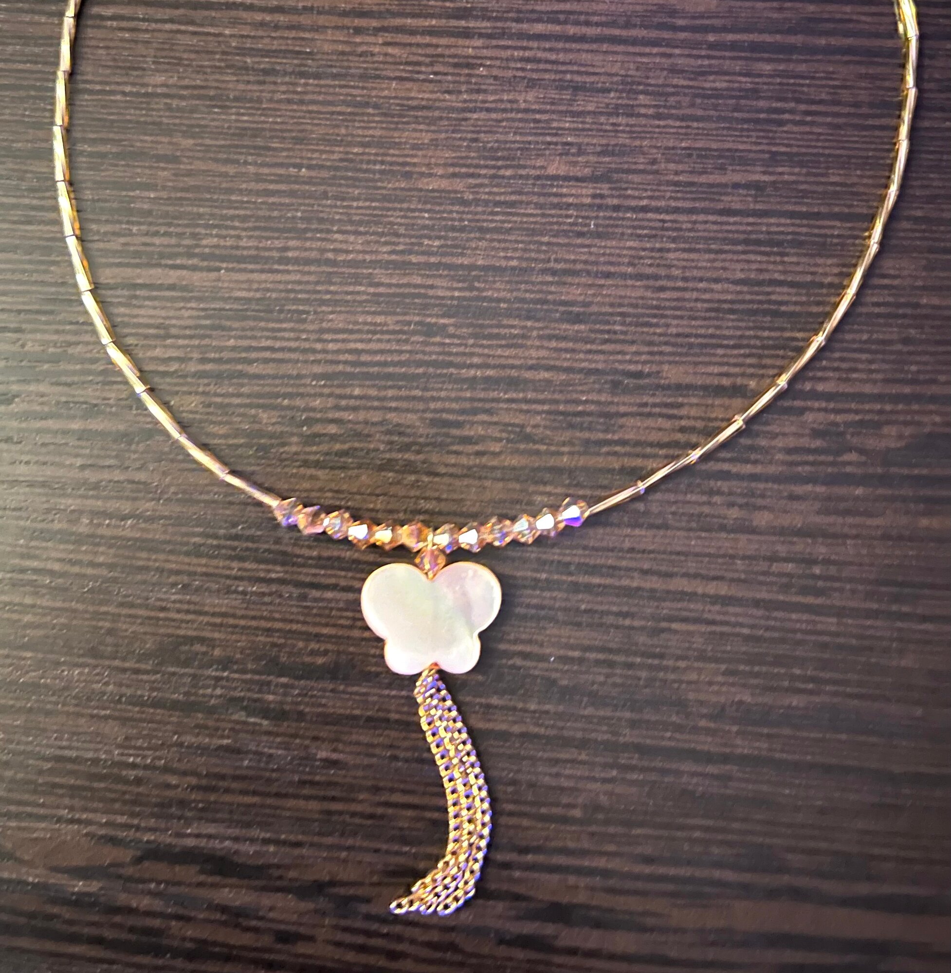 Чокер, перламутр