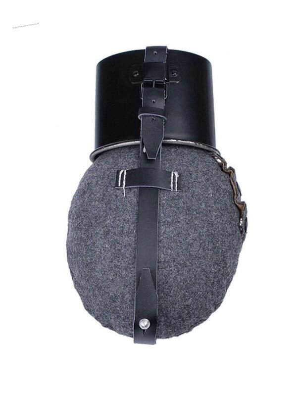 Эксклюзивная немецкая фляга с шерстяным чехлом для элитного солдата времен Второй мировой