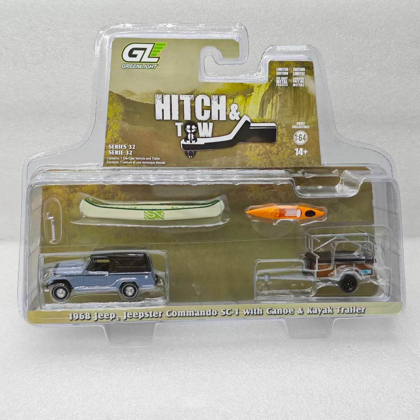 Машинка Green Light MODEL 1:64 1968 Jeep Jeepster Commando Sc-1 With Canoe Die-cast Alloy Model Collection Toy Children Gifts