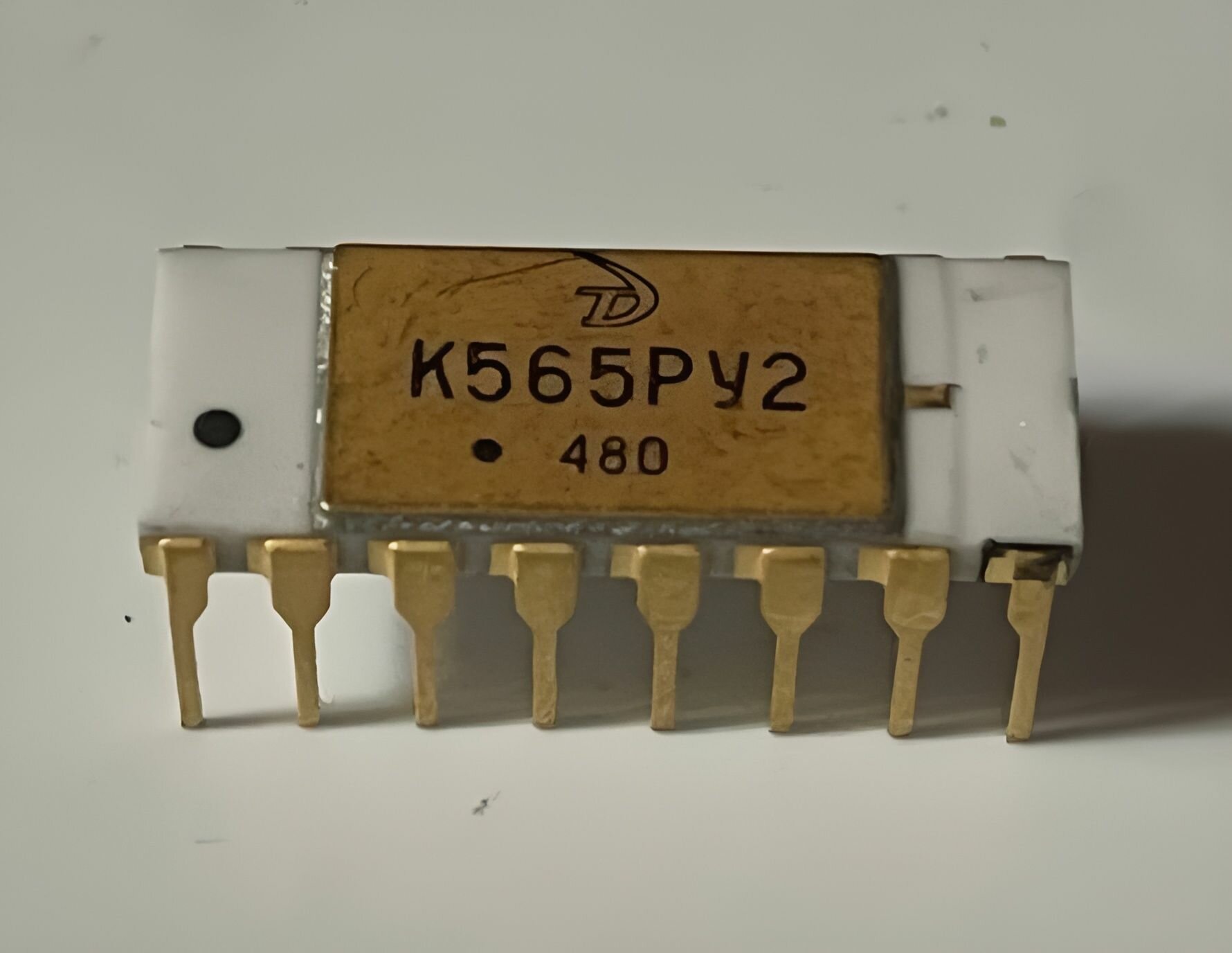 Микросхема К565РУ2 СССР керамика позолота