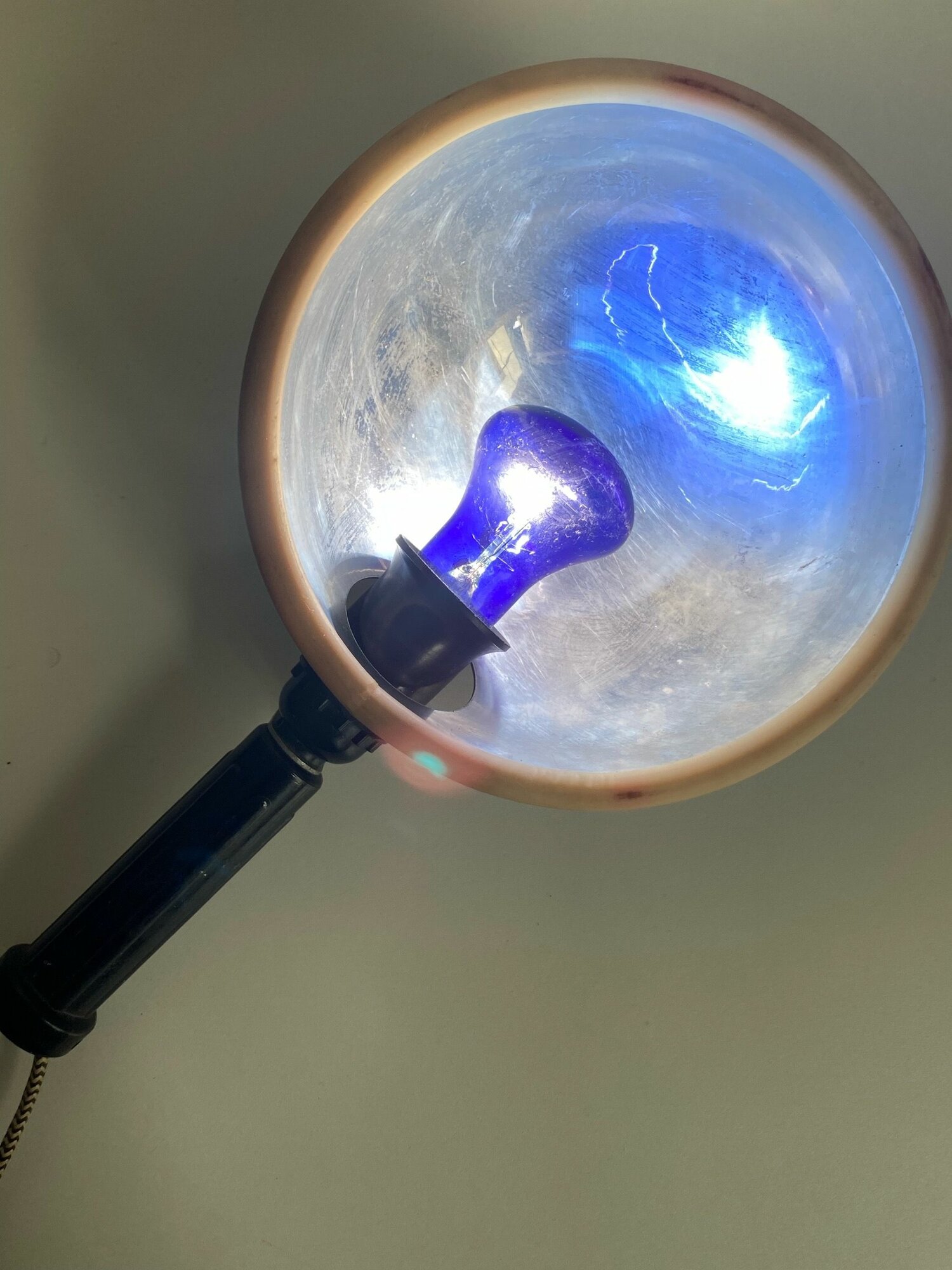 Рефлектор медицинский "Минина" синяя лампа. Карболит. СССР. Рабочая! Винтаж!