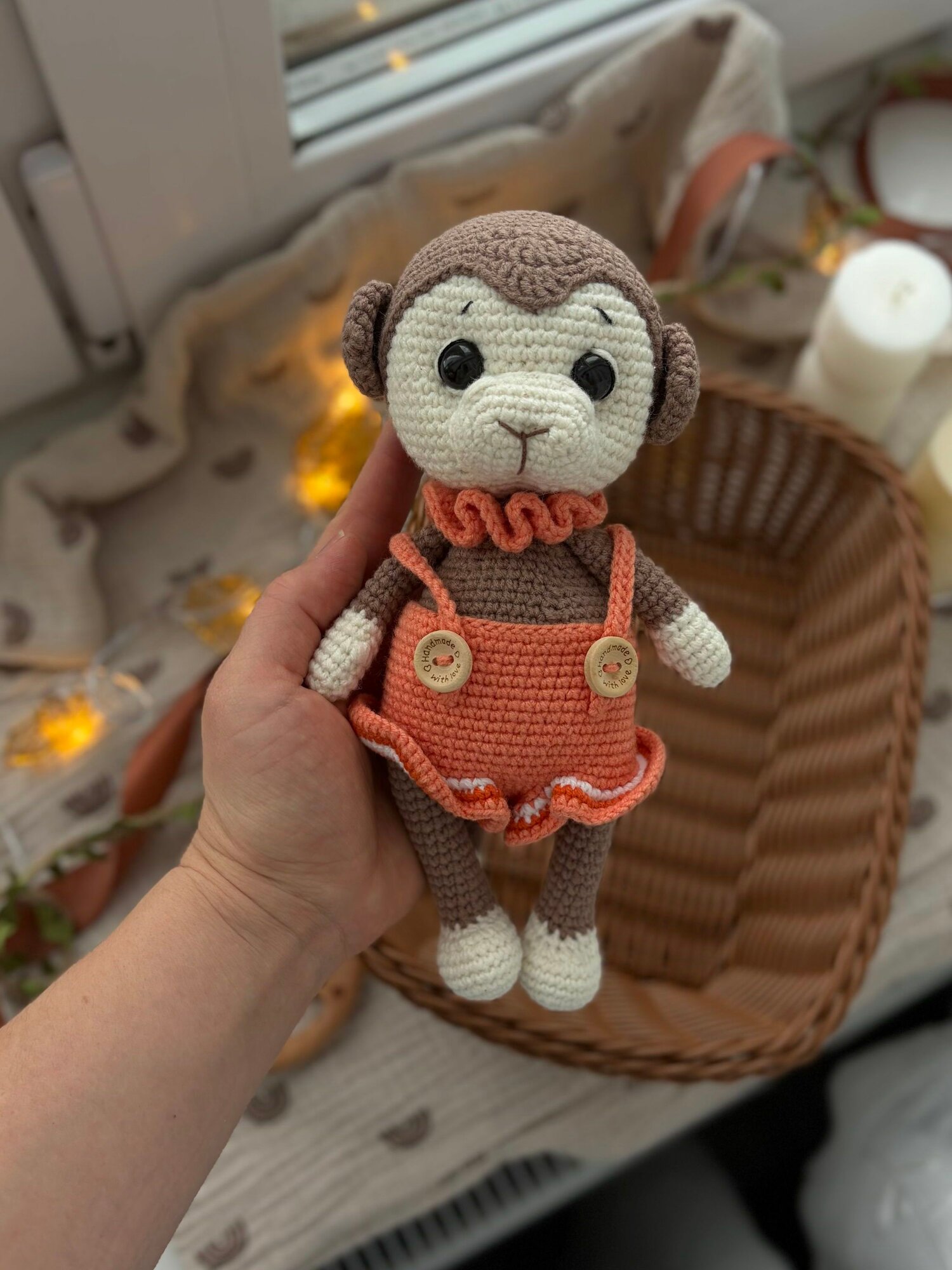 Вязаная игрушка Обезьянка