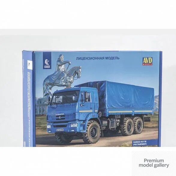 Пластиковый модельный набор в масштабе 1:43: Российский грузовик KAMAZ-43118 с платформой и тентом 1687AVD