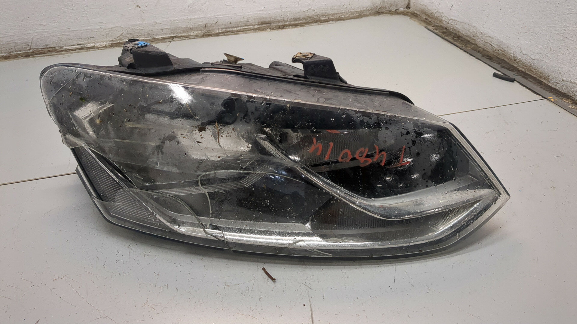 Фара (передняя) правая Volkswagen Polo Б/У