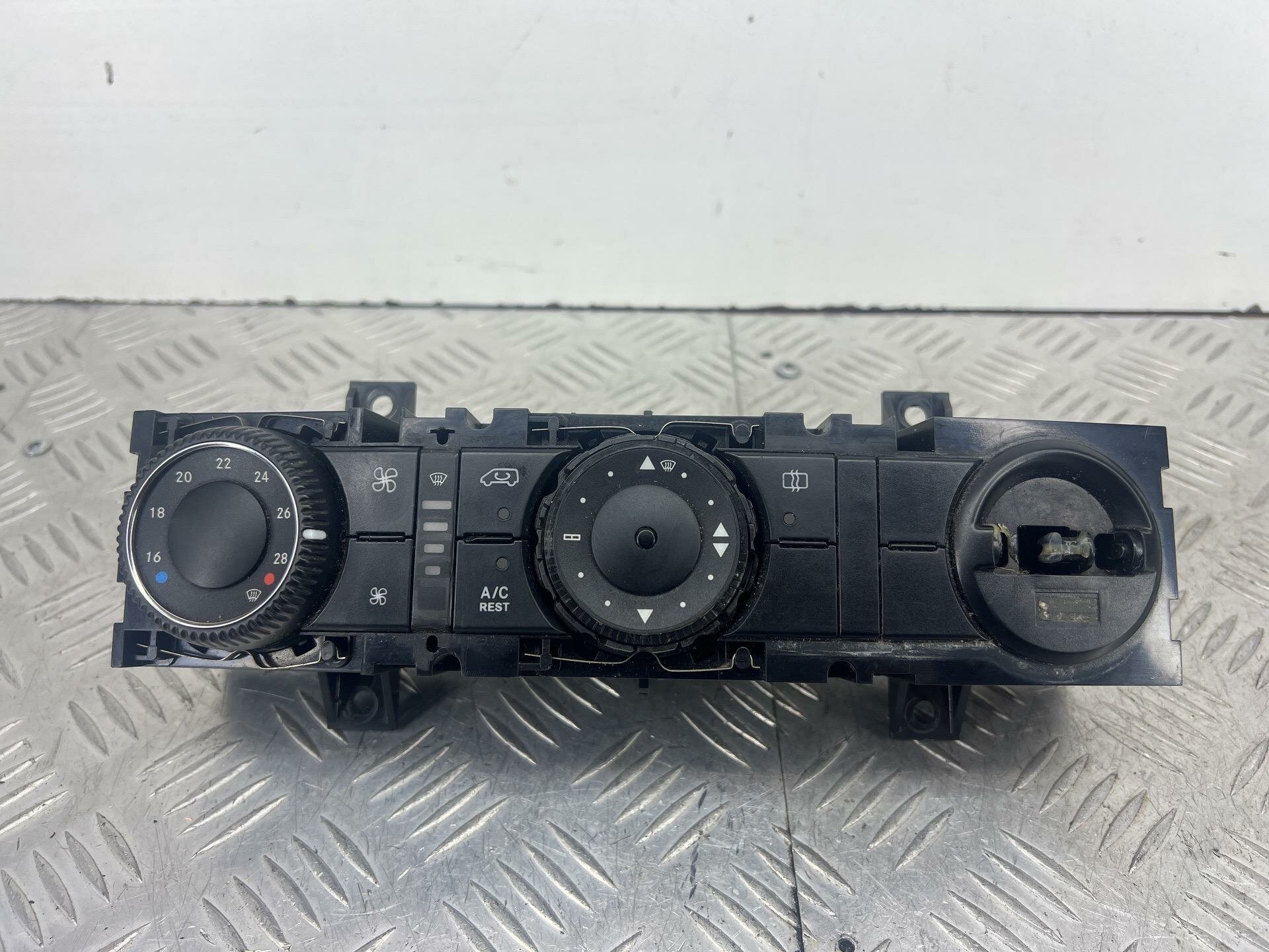 Блок управления печки/климат-контроля Volkswagen Crafter рест. (2011 - 2016) 5HB00918308